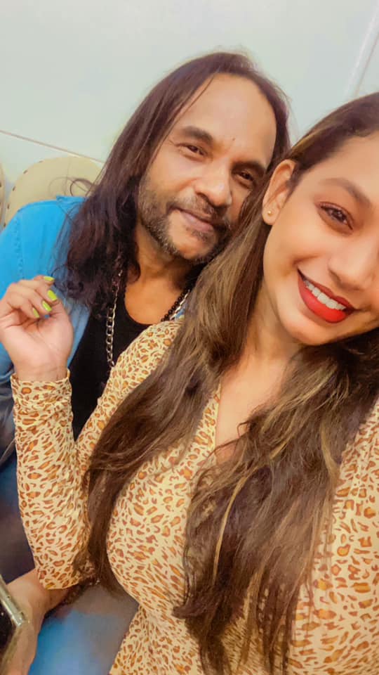 "සමහර තැන්වල අපි දෙන්නා දෙන්නෙක්, ඒ වුණාට අපි දෙන්නා එක්කෙනෙක් ...