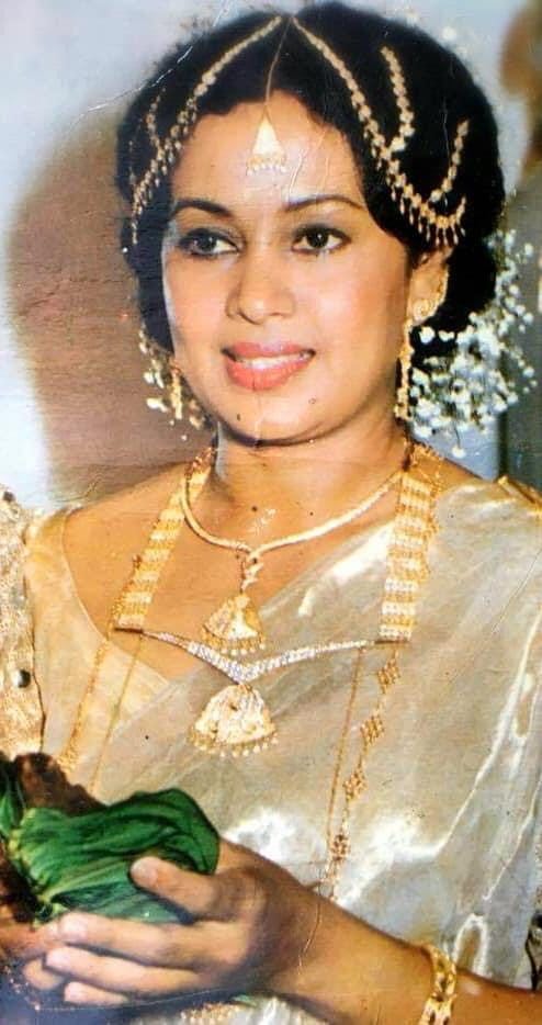 "ඇය සුවෙන්.." මාලනීගේ නැගණිය දමයන්ති ෆොන්සේකා පැතිරයන කතා ගැන කී කතාව ...