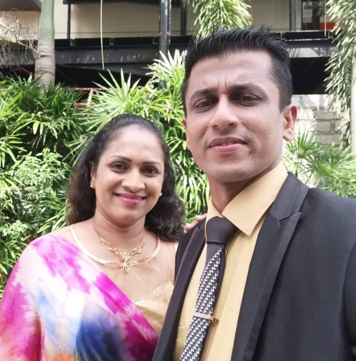 "දරුවො තුන් දෙනා ලැබුණට පස්සේ අනේ එයාලා දෙන්න උන්නේ ලෝකයක් දිනා ගත්ත ...