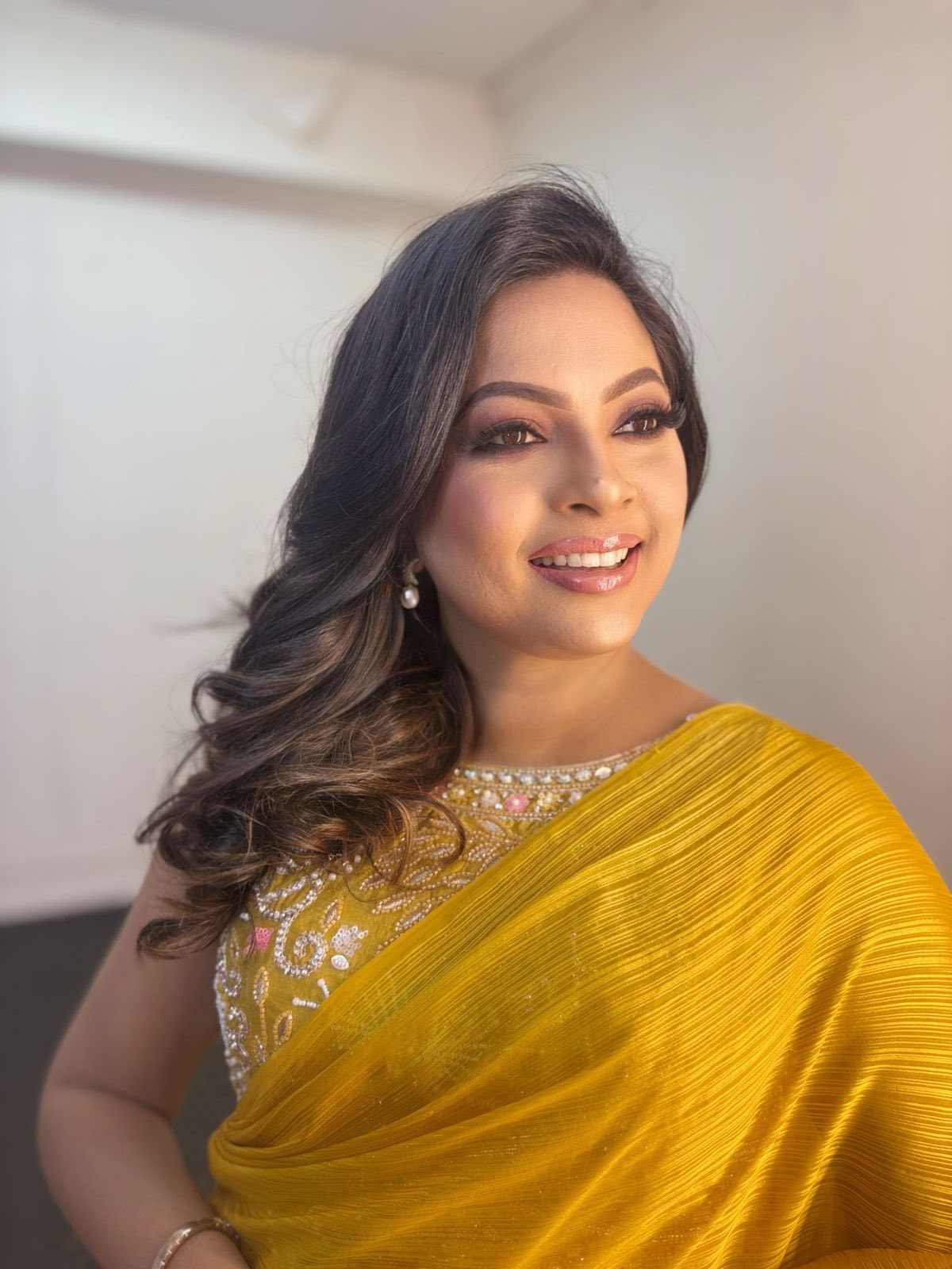 සඳක් වගේ ලස්සන අහිංසකාවිය හිමාලි - photos - Himali Saurangi - Hiru ...