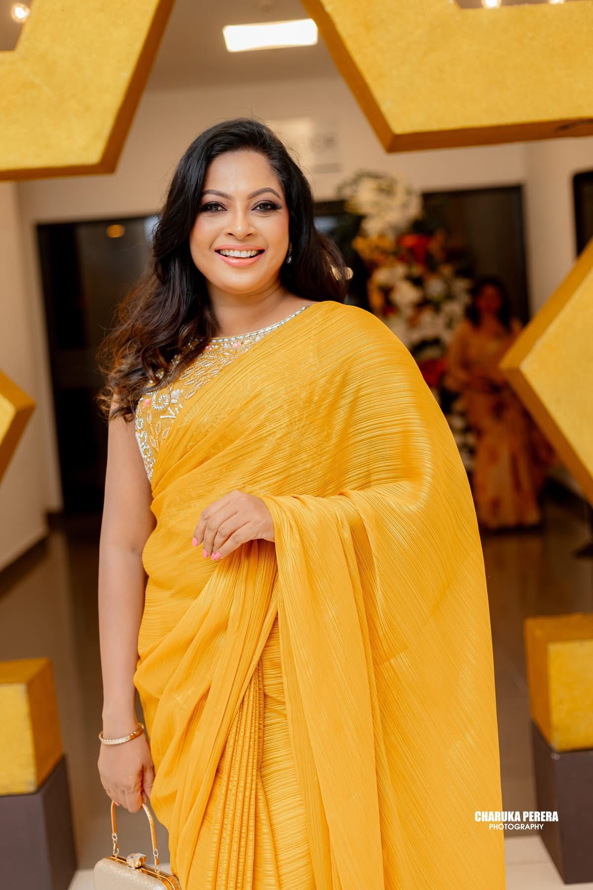 සඳක් වගේ ලස්සන අහිංසකාවිය හිමාලි - photos - Himali Saurangi - Hiru ...