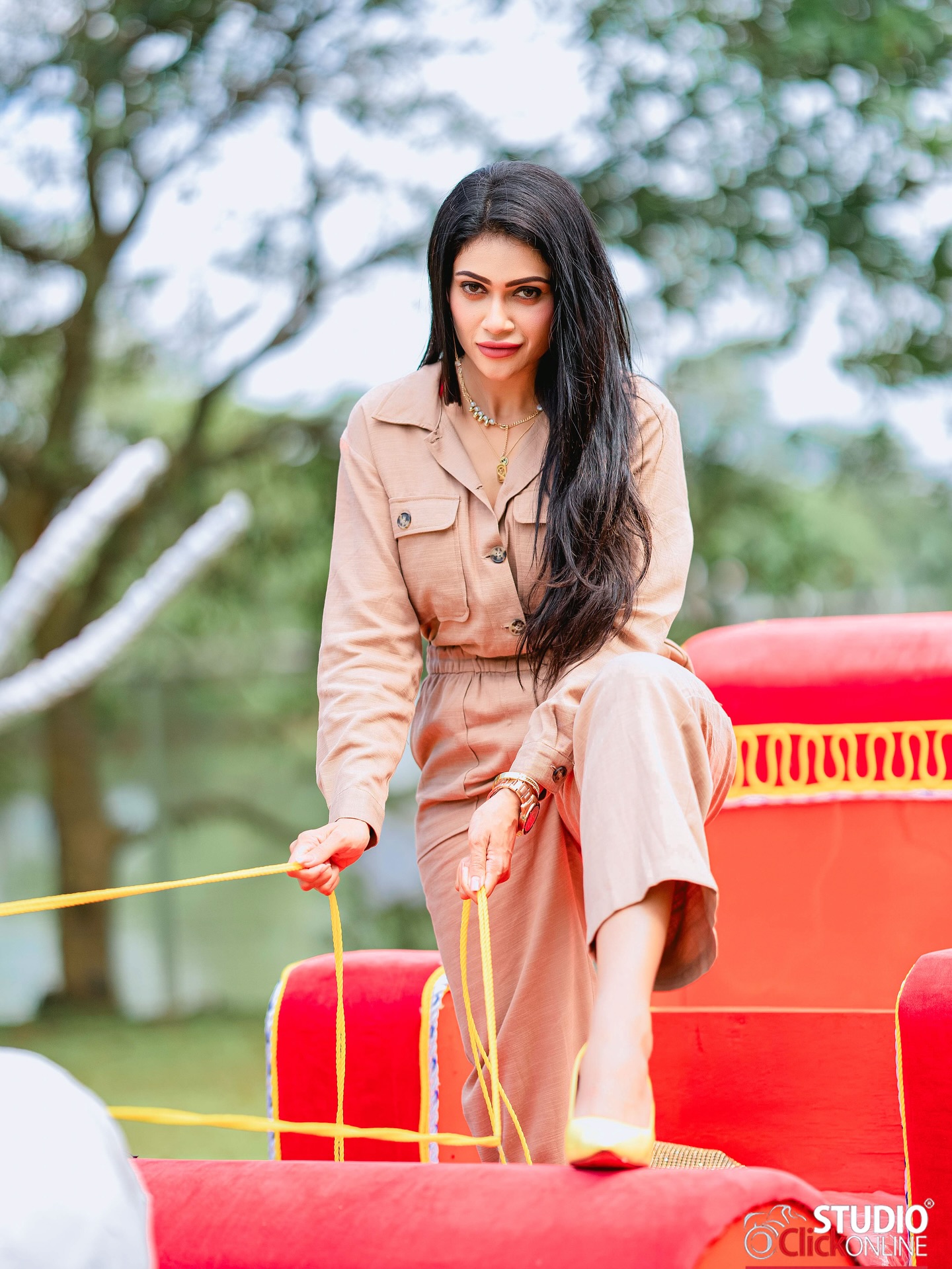 එයා නම් එන්න එන්නම ලස්සන වෙනවා ... චූලක්ෂි ඔයා නම් පිස්සුවක් හොඳේ ...