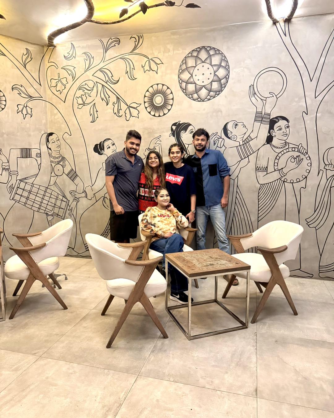 මවකගේ ආශිර්වාදය මොන තරම් නම් වටිනවාද..? දිනිත වෙනුවෙන් ඇය එක්කළ ...