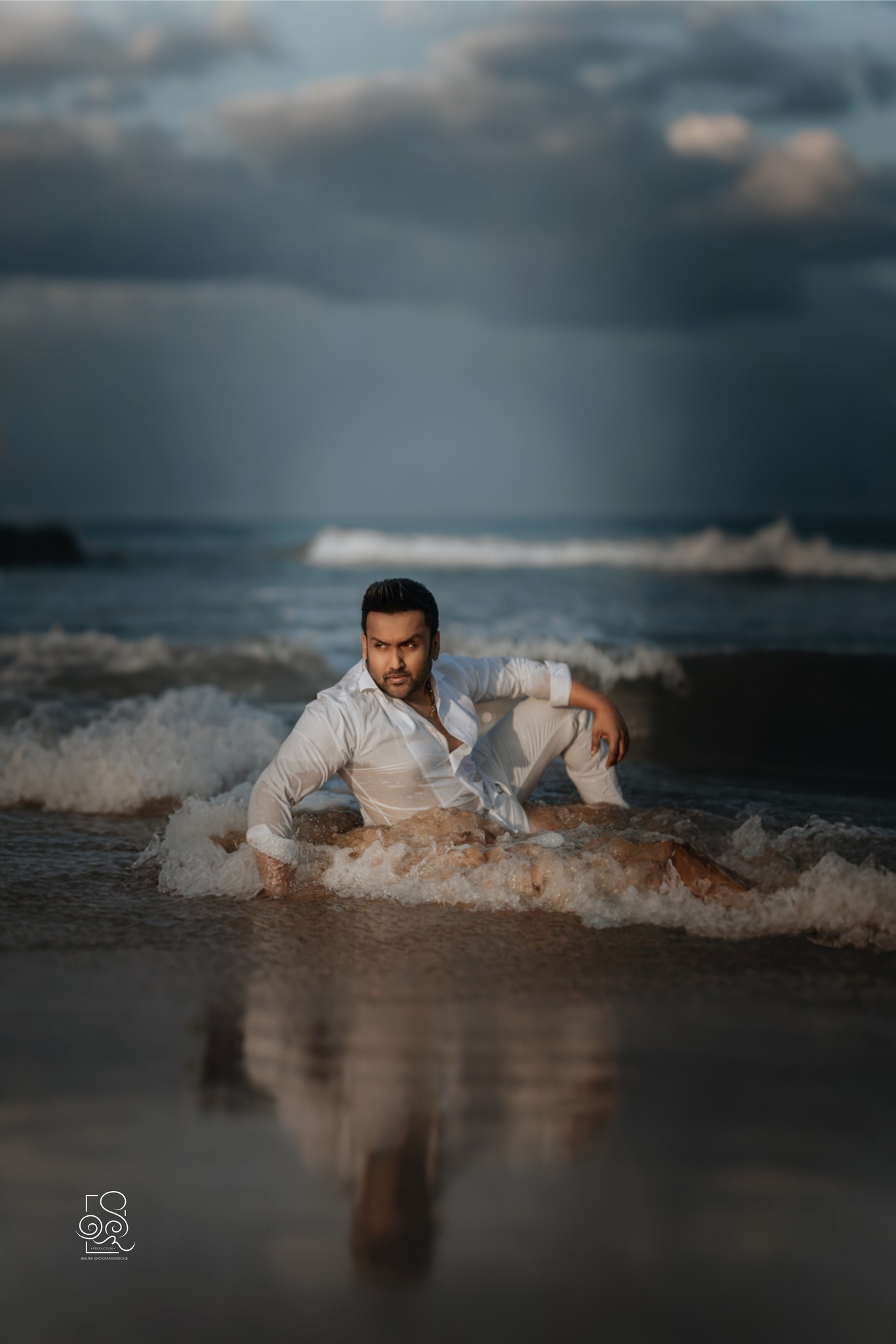 ඒ නම් හරිම වෙනස් ෆොටෝ ෂූට් එකක්.. බලන්නකෝ මේ කවුද කියලා.. - Janith ...