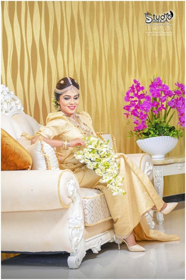 Srilankan Bride Sinethi Akila - Photo Gallery - Hiru Gossip, Lanka ...