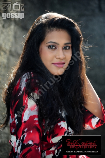 Janani New Photoshoot - Photo Gallery - Hiru Gossip, Lanka Gossip ...