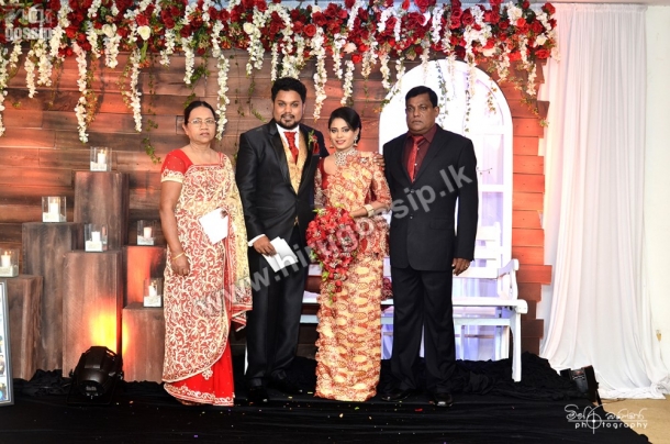 Actor Lakshan Wattuhewa's Wedding - Photo Gallery - Hiru Gossip, Lanka ...