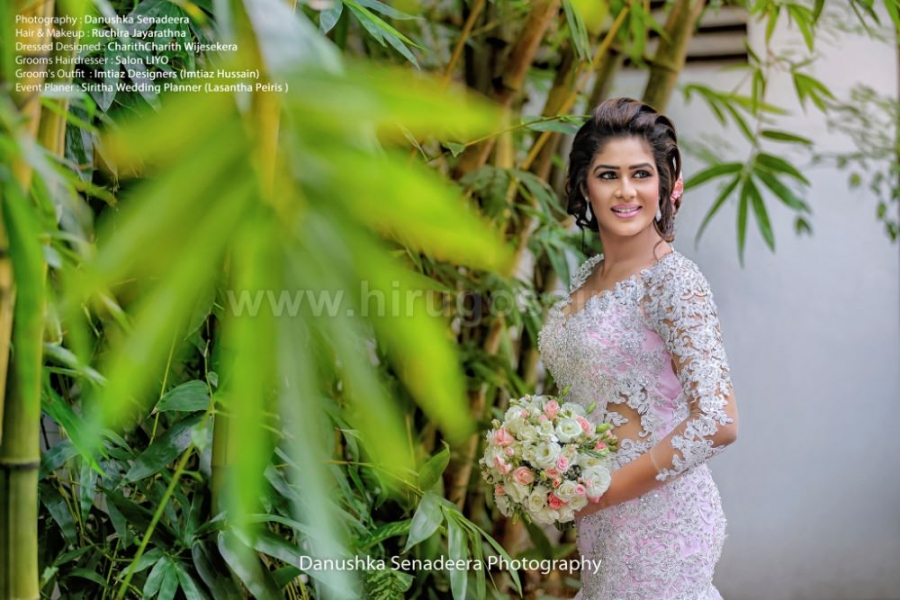 Actress Maheshi Madushanka Engagement - Photo Gallery - Hiru Gossip ...