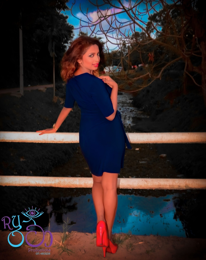 Actress Lakshika New Photoshoot - Photo Gallery - Hiru Gossip, Lanka ...