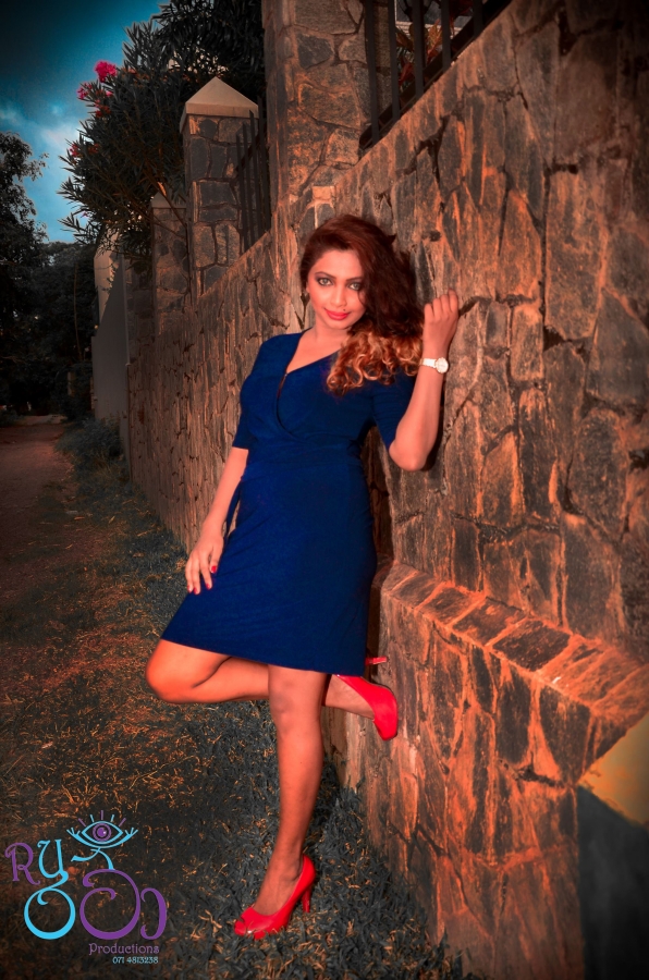 Actress Lakshika New Photoshoot - Photo Gallery - Hiru Gossip, Lanka ...