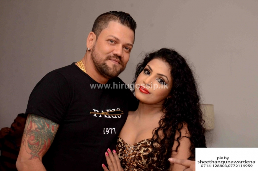 Rohani Weerasinghe celebrates her b'day with other stars - Photo ...