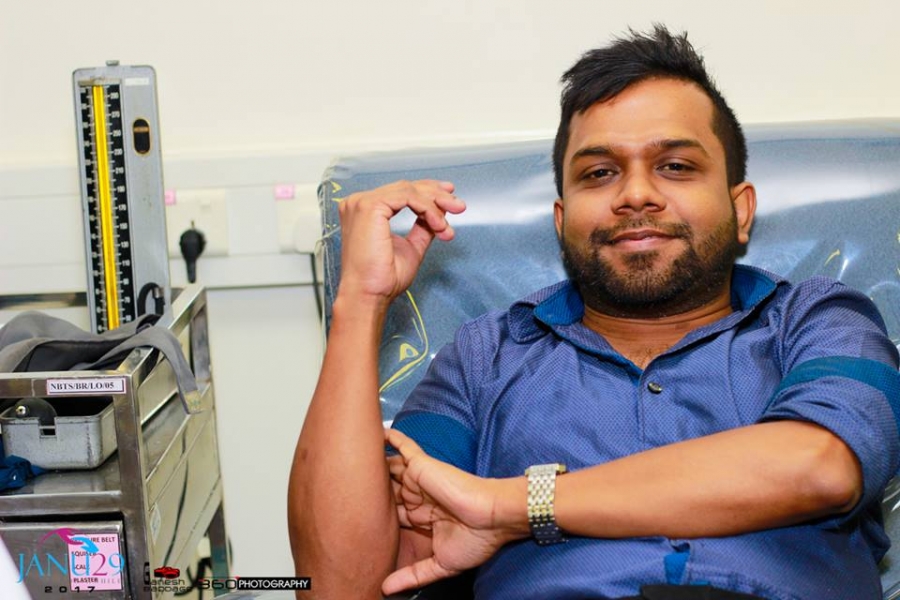 Blood Donation on Janith Wickramage's Birthday - Photo Gallery - Hiru ...